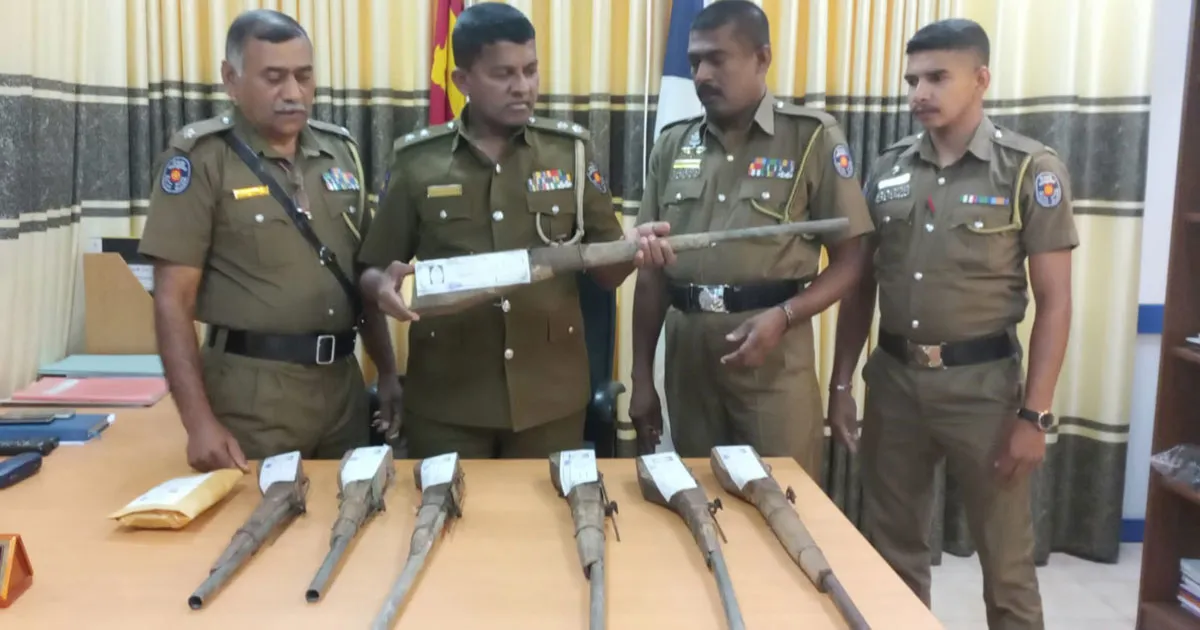 තුවක්කු 07ක් සමග දඩයම්කරු අත්අඩංගුවට(ඡායාරූප) | Dasatha Lanka News