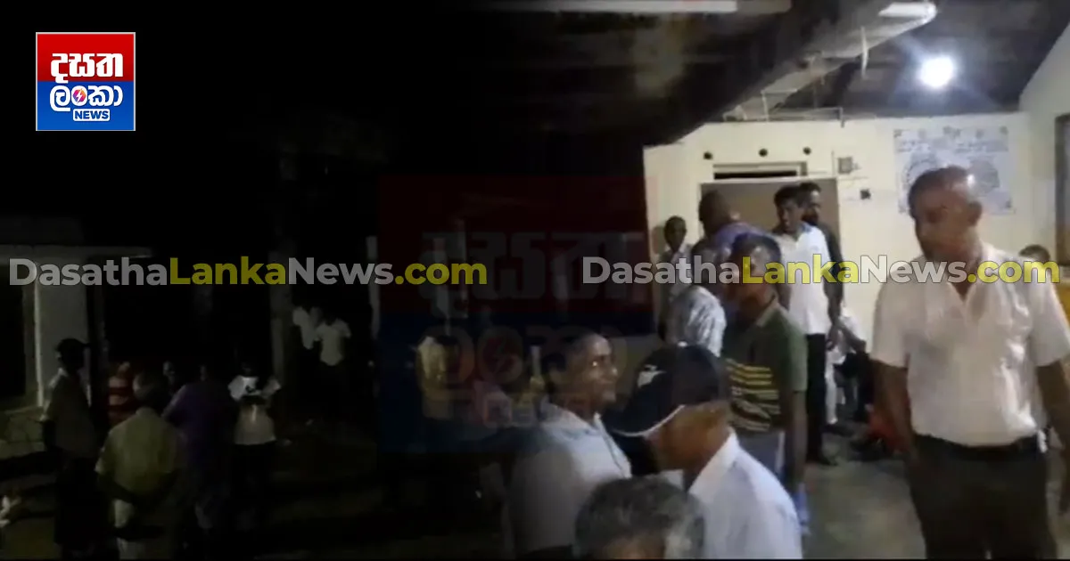 හිමිනමක් කලිසම් කමිස ඇද කතුන් තිදෙනෙකු එක්ක ට්‍රිප් ගිහින් | Dasatha ...